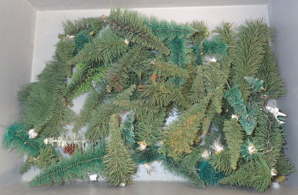 H0 ~ 90 X Tannen & Bäume / ~ 90 x Sapins & arbres (Gebraucht) in ...
