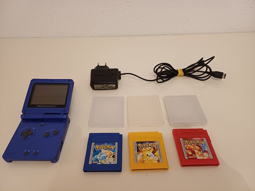 Nintendo Game Boy Advance SP Konsole + Pokemon gelb blau rot (Gebraucht ...