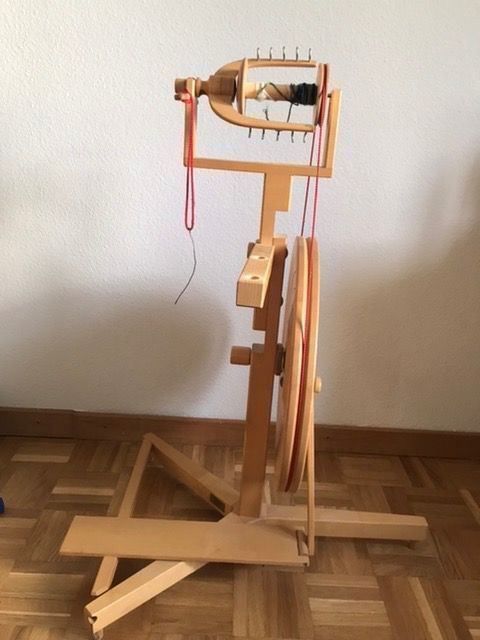 Hand Spinnrad aus Holz | Kaufen auf Ricardo
