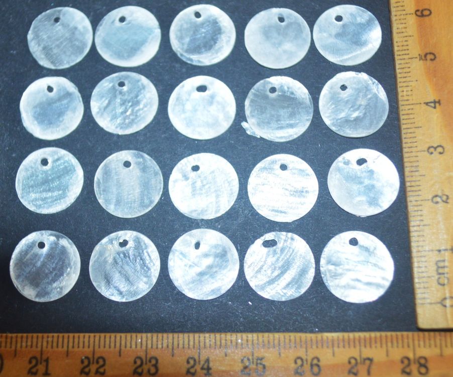 Anhänger Set K-748 – 20 Stück Weisses Perlmutter – 15mm (Neu und originalverpackt) in Goldiwil ...