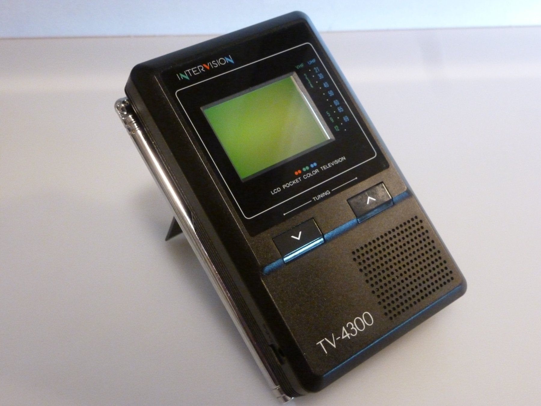 Intervision TV-4300 LCD Pocket Color Television (defekt) (Defekt) in ...