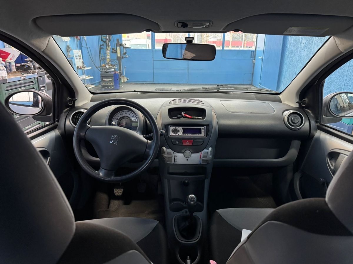 Peugeot 107 Innenraumnull