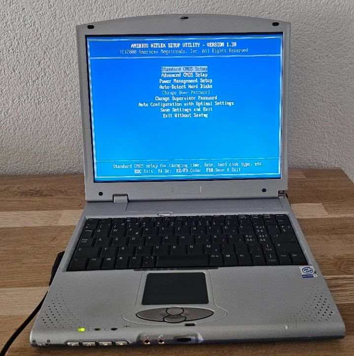Twinhead N222 S Notebook 12" - Windows Vista - Retro Jg 2007 (Gebraucht) in Adlikon b.Regensdf ...