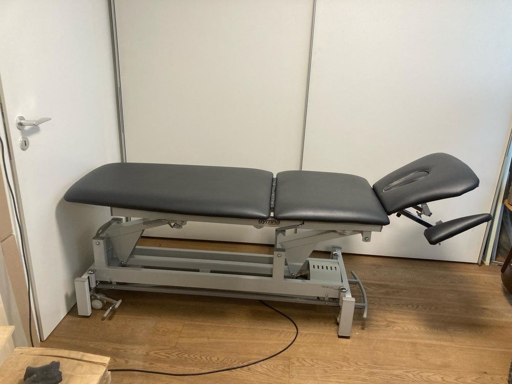 Gymna Trioflex Advance Elektrisch Therapieliege Physioliege (Gebraucht ...