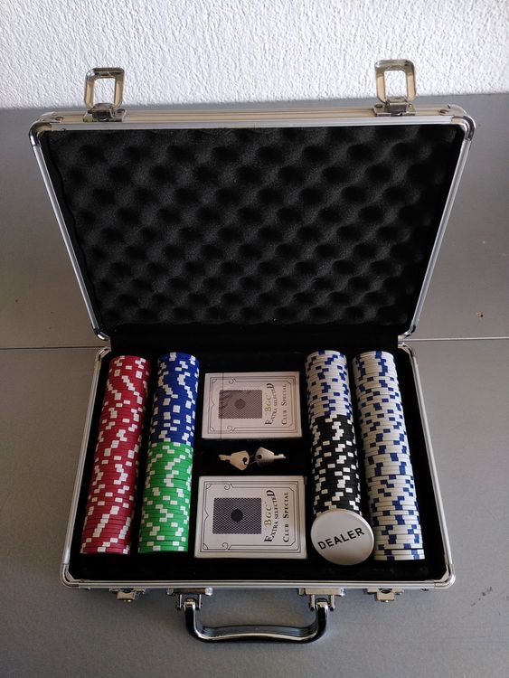Poker-Set (Gebraucht) in Düdingen für CHF 9.5 – mit Lieferung auf ...