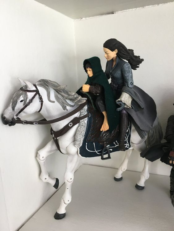 Herr der Ringe Arwen & Asfaloth Luxus Pferde- und Reiter, (Gebraucht) in Lupfig für CHF 25 – mit ...