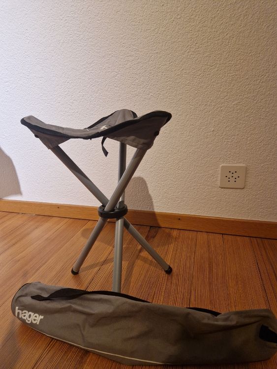 Gebrauchter, praktischer Dreibein-Hocker (Gebraucht) in Bern für CHF 2 ...