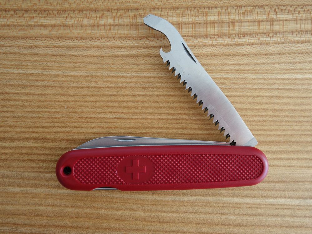 VICTORINOX MIT SÄGE - Kunststoff gerippt - SAMMLERMESSER (Gebraucht) in ...