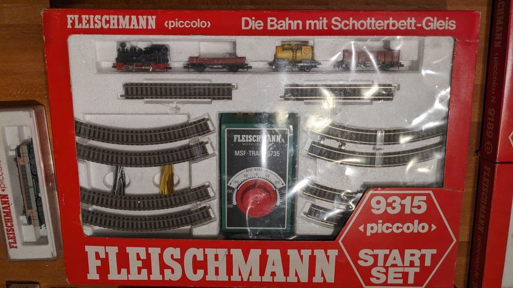 Fleischmann Picollo N : 5 Sets + 1 Lokomotive + 2 Bahnwagen (D'occasion ...