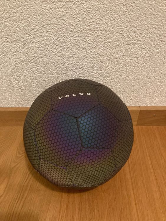 VOLVO Ball (Neu und originalverpackt) in Bülach für CHF 29 – mit ...