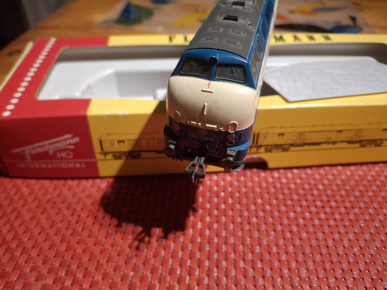 Fleischmann HO Lok 221 110-9, (Gebraucht) in Balsthal für CHF 25 – mit ...
