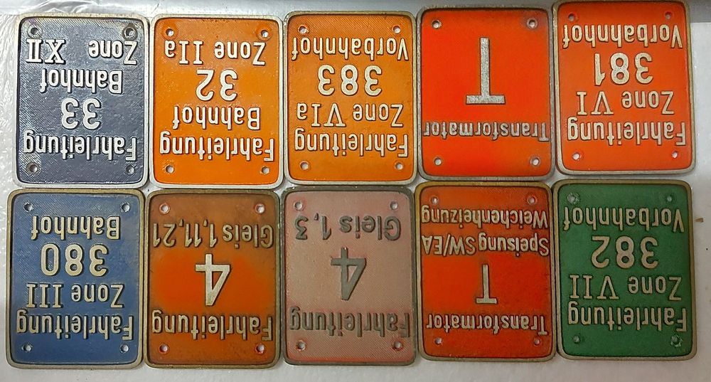 10 x Gussschild Bahn 9x12 cm gebraucht (Gebraucht) in Boll für CHF 46 ...