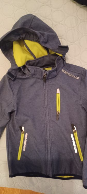 Softshell Jacke Gr 134, 8 Jahre alt, sehr schon (Gebraucht) in Avully für CHF 5 – mit Lieferung ...