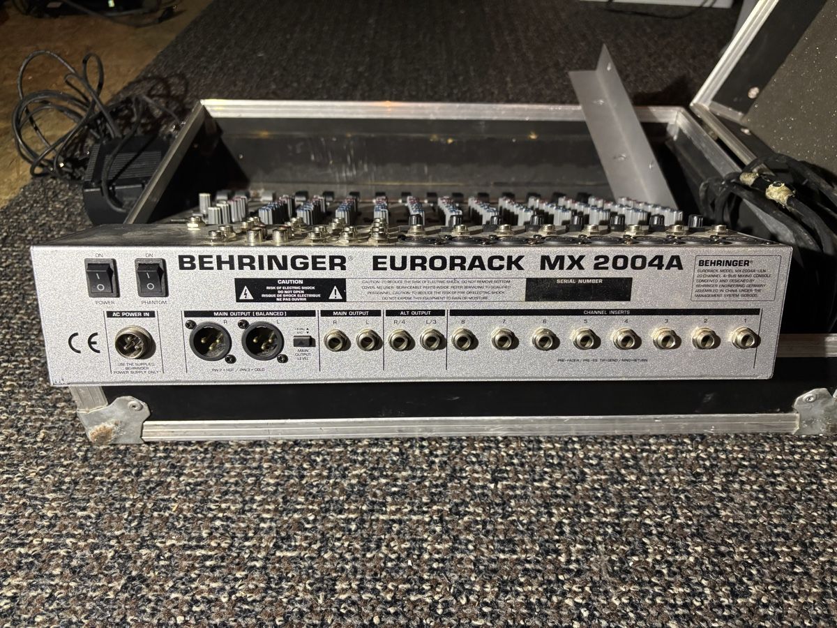 Behringer Eurorack MX 2004A 20-Channel 4-Bus mixer with case (Gebraucht ...