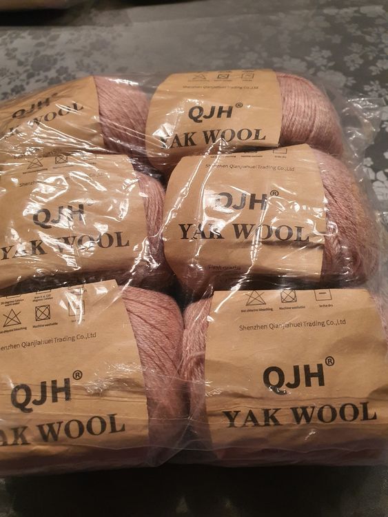 Yak Wolle (Neu und originalverpackt) in Buchrain für CHF 30 – mit ...