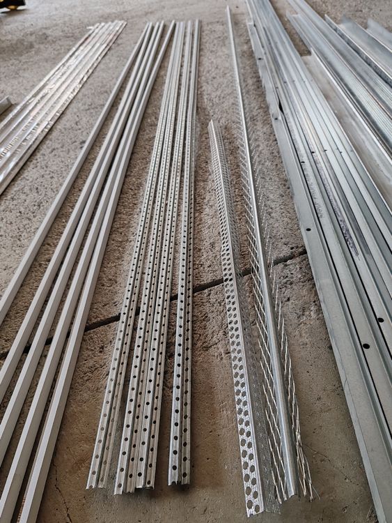 Div. Profile für Trockenbau, Verputzen, Abschlussprofile (Gebraucht) in ...