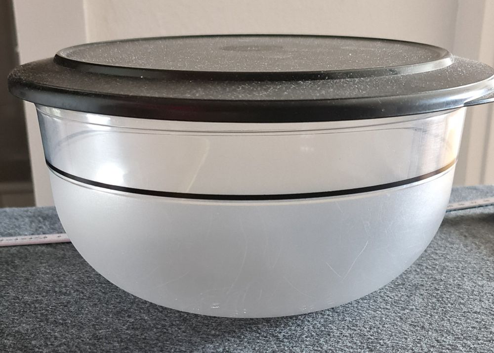 Tupperware Salatschüssel 3500 ml (Gebraucht) in Emmen für CHF 7 – mit Lieferung auf Ricardo kaufen
