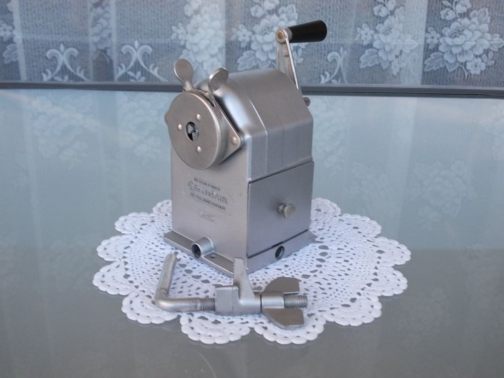 Original Caran D`Ache Spitzer 455 Spitzmaschine + Halterung (Gebraucht) in Ostermundigen für CHF ...