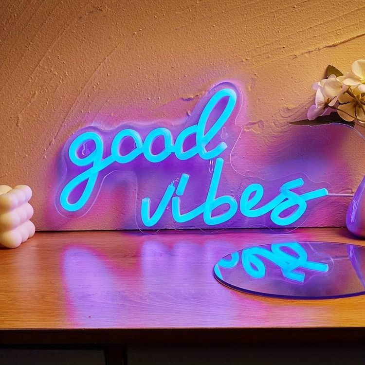 Neon LED Good Vibes Blue (Neu und originalverpackt) in St. Gallen für ...