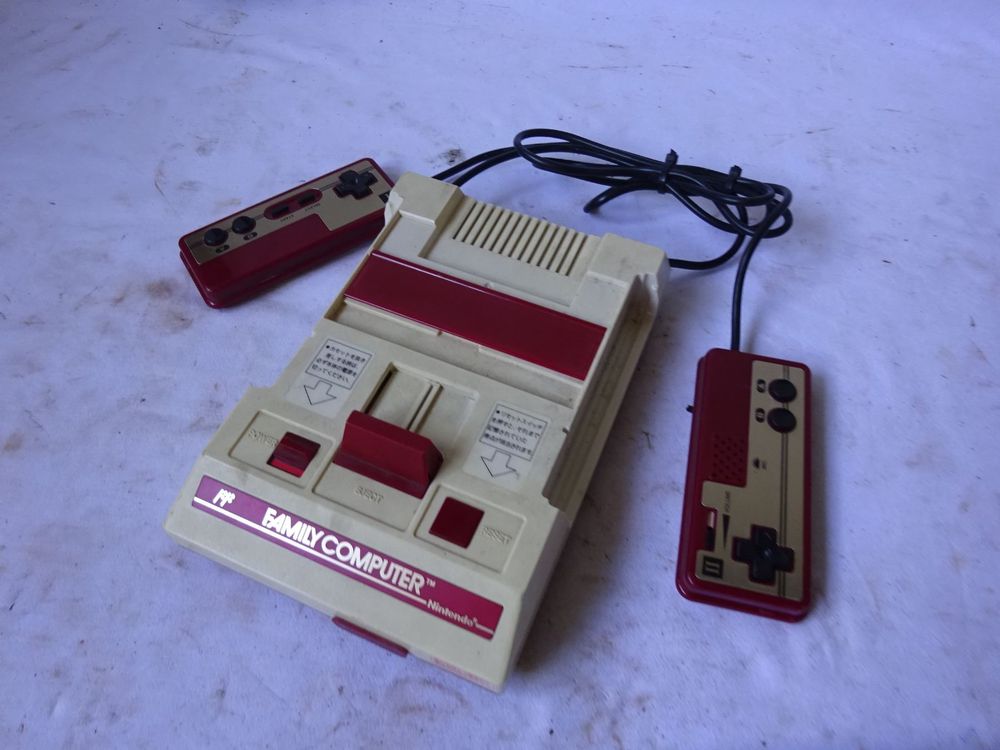 Antike Nintendo Family Computer Console | Kaufen auf Ricardo