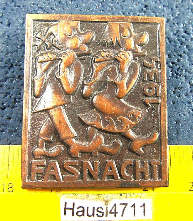 BASEL FASNACHT PLAKETTE KUPFRIG 1934 MIT NADEL (Gebraucht) in Ettingen für CHF 3.95 – mit ...