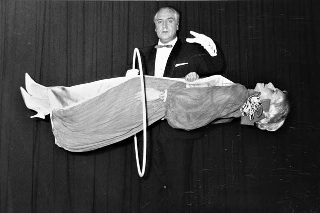 Zauberei-Magie: Panzero-Schwebe für Sammler (Gebraucht) in Belp für CHF ...