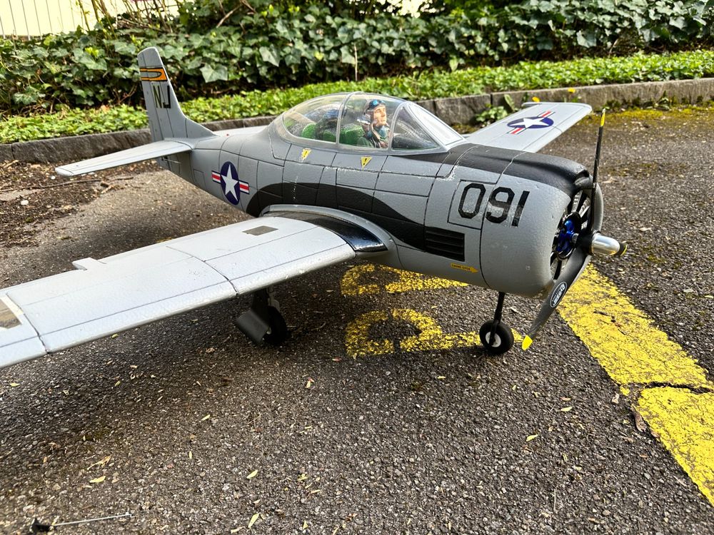 T-28 Trojan RC Flugzeug Dynam (Gebraucht) in Unterlunkhofen für CHF 94 ...