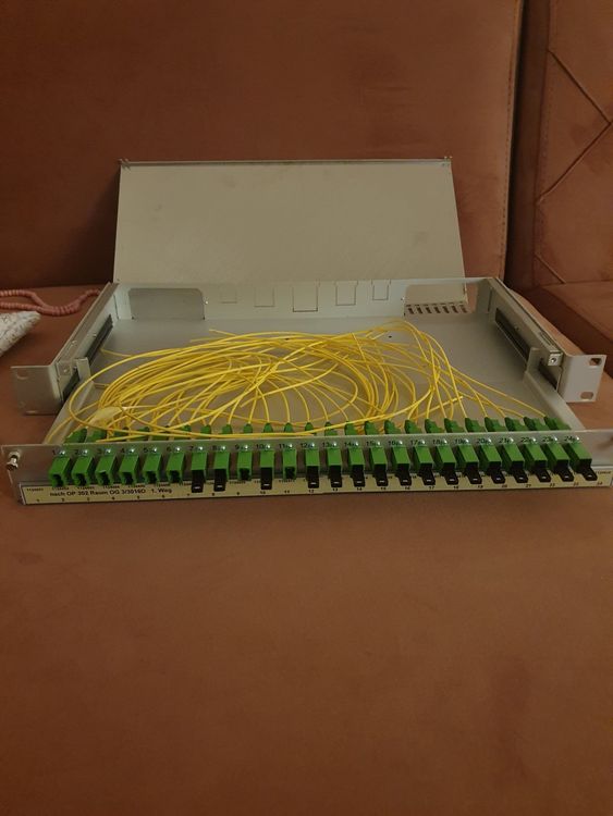 LWL Patch-Panel 19" 19Zoll 24 Port (Gebraucht) in Zürich für CHF 31.5 ...