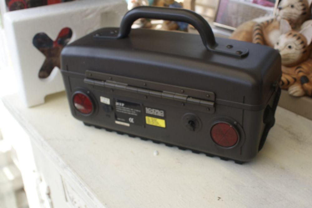 Vintage DESIGN Radio 1995 JEEP Boombox Original Verpackt!! (Defekt) in ...