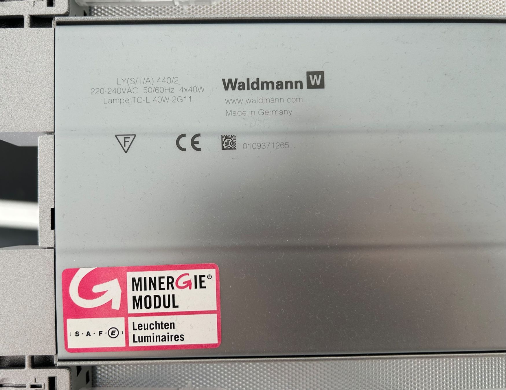 Waldmann Stehleuchte TYCOON Classic LY 440/2 (Gebraucht) in Sissach für ...