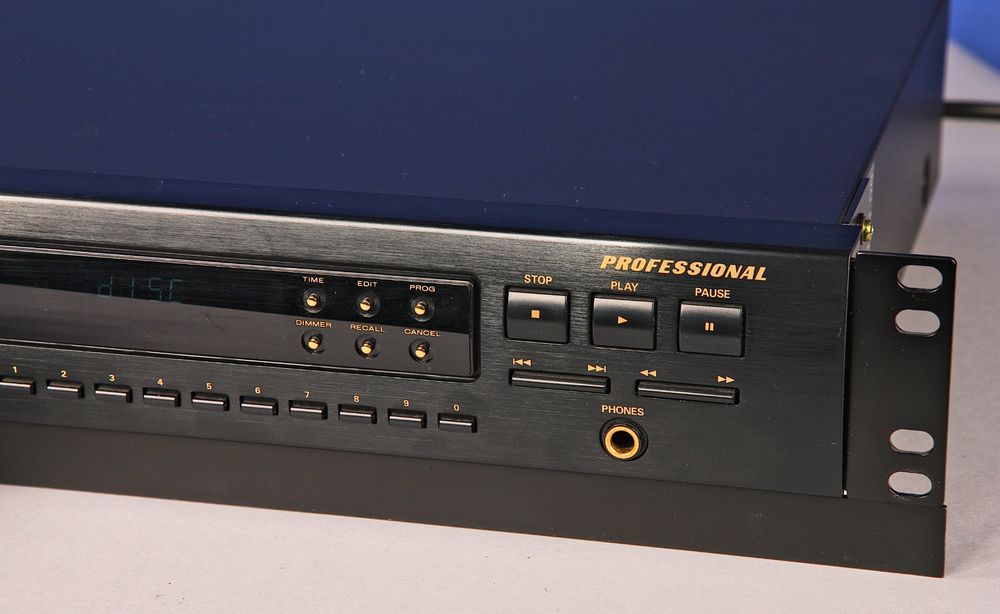 Marantz Professional CD-Player PMD302 (Gebraucht) in Engelburg für CHF ...