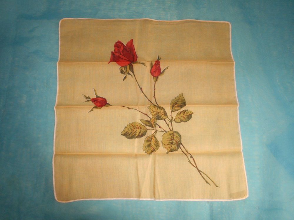 Taschentuch beige, rote Rosen | Kaufen auf Ricardo Taschentuch beige, rote Rosen | Kaufen auf Ricardo