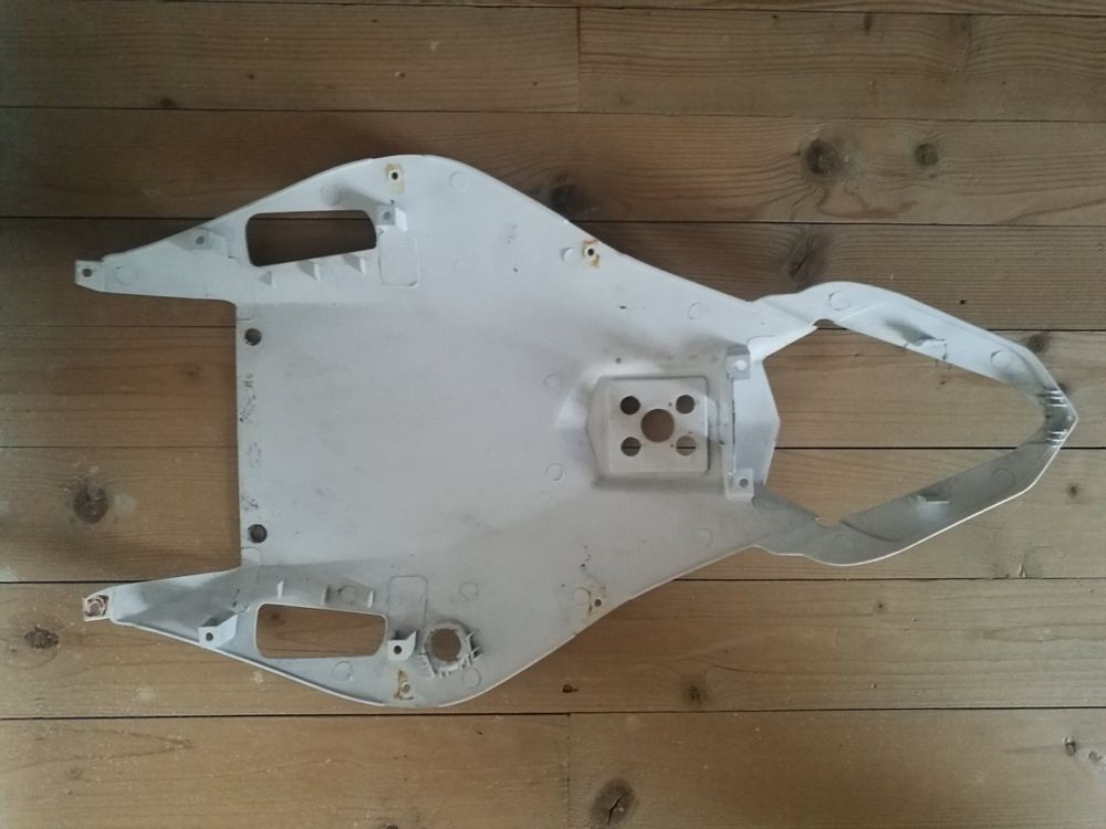Yamaha YZF-R6 rj11 Heckverkleidung weiss (Gebraucht) in Niederdorf für ...