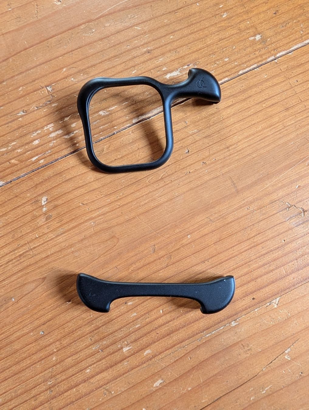 Arc Pulse Case für iPhone 16 Pro in Matt schwarz (Neu (gemäss ...