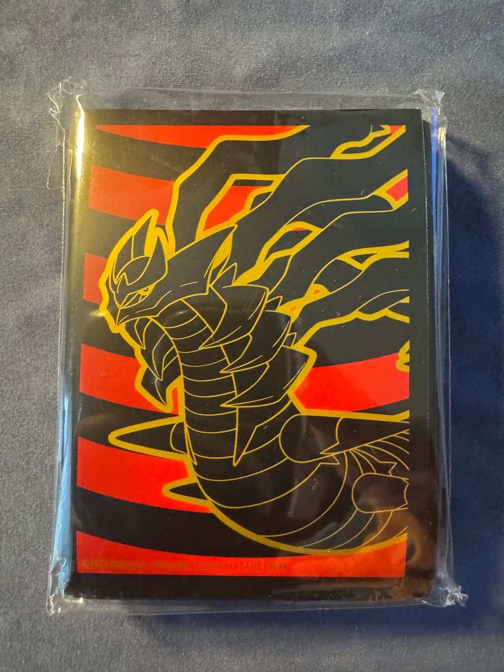 Lost Origins ETB Card Sleeves Girantina (65 Pack) (Gebraucht) in Binz ...