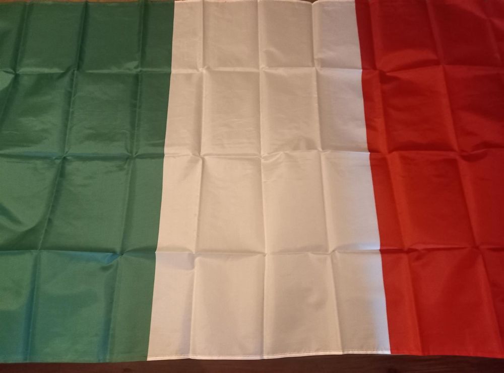 Italienische Flagge / Drapeau Italie | Kaufen auf Ricardo