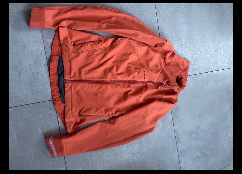 Giacca bicicletta Arcteryx (Usato) a Bern per CHF 20 – con consegna ...