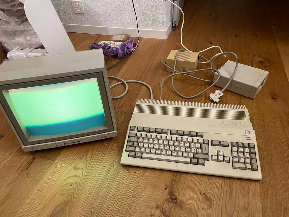 Commodore Amiga A500 komplett mit Farbmonitor und Laufwerk (Defekt) in ...