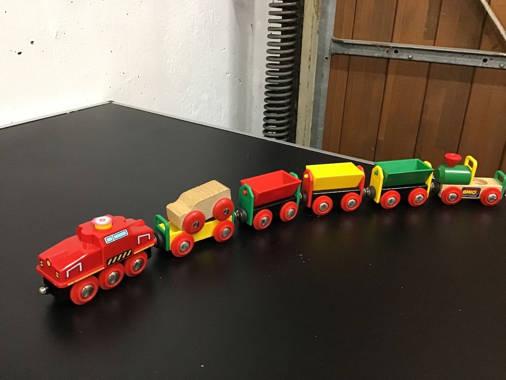 Brio Holzeisenbahn mit Lok und Anhänger (Gebraucht) in Männedorf für ...