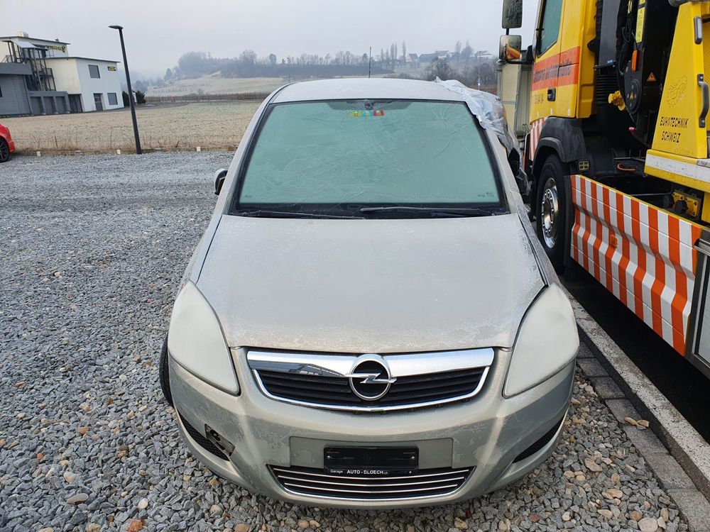 Opel Zafira B 1.8 Unfallwagen | Kaufen auf Ricardo