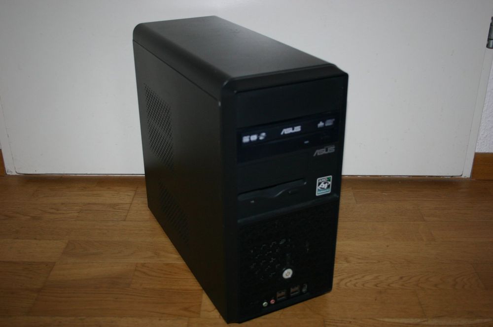 ASUS-PC mit Windows 7 32Bit und Floppy | Kaufen auf Ricardo