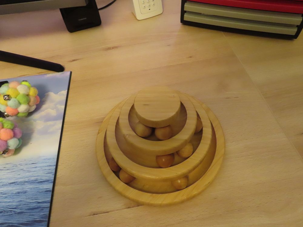 Tarnel Holz Katzen Spielzeug Mit Ball (Neu (gemäss Beschreibung)) in ...