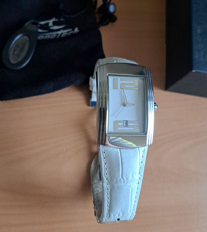 Damenuhr Chronotech mit Box 31mm läuft (Gebraucht) in Murten für CHF 10 – mit Lieferung auf ...