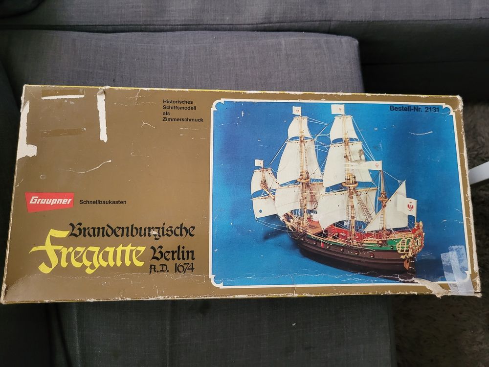 Holz modell schiff Fregatte Berlin von Graupner (Neuf (Voir description ...