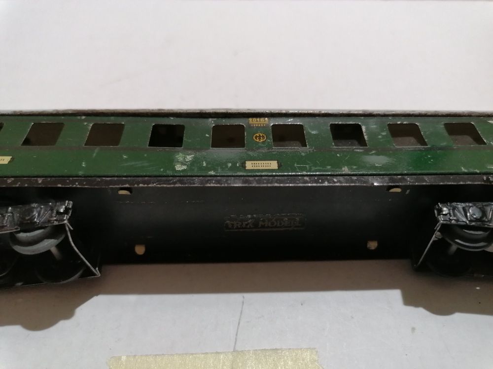 DU) Trix Express Reichsbahn Schnellzugwagen, geprägte Luke (Gebraucht) in Brittnau für CHF 10 ...