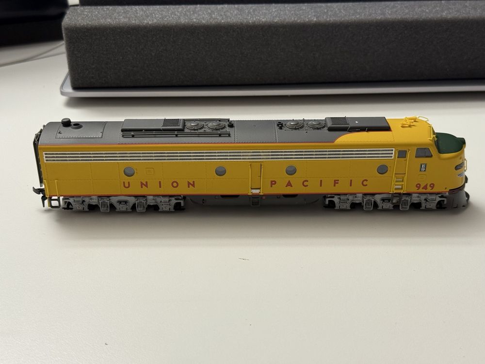 Proto 2000 Series Union-Pacific E8/9 949 / DC HO (Gebraucht) in ...