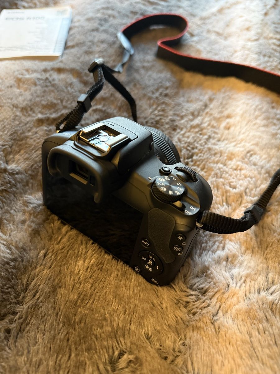 Canon EOS R100 (Neuf (Voir description)) à Fribourg pour CHF 300 ...