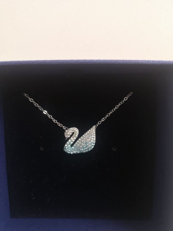 Neu. Swarovski Swan Anhänger Kette (Neu und originalverpackt) in Rüthi (Rheintal) für CHF 45 ...