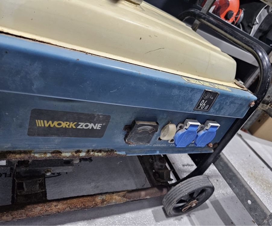 Workzone Stromgenerator 4.1 kW DEFEKT (Defekt) in Grenchen für CHF 1 ...