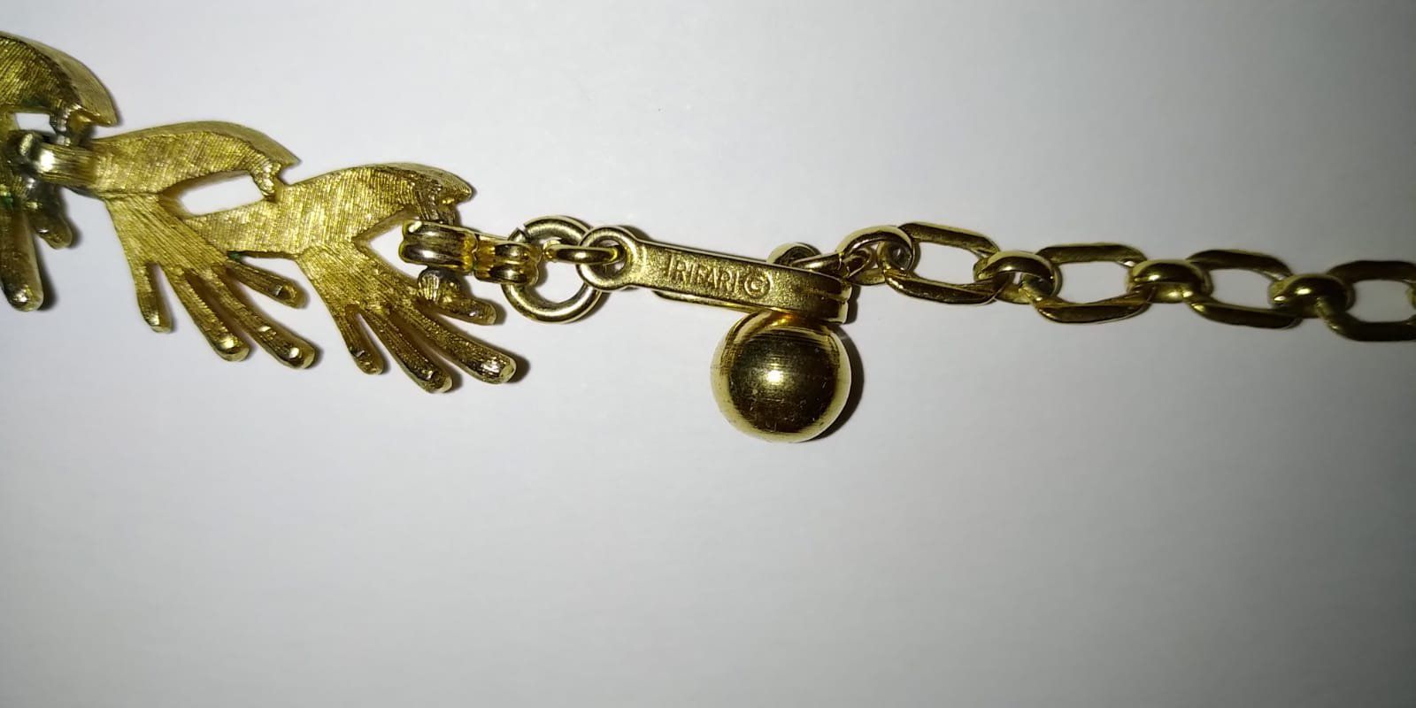 Collier Trifari vintage doré, élégant et en bon état (D'occasion) à ...